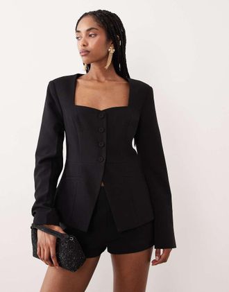 Gina Tricot Gina Tricot - Elegantes Blazer-Oberteil in Schwarz mit herzf&ouml;rmigem Schnitt