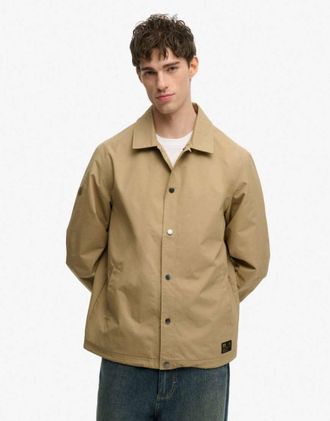 Superdry Surplus Otto - Coach-Jacke in klassischem Hellbraun-Brown