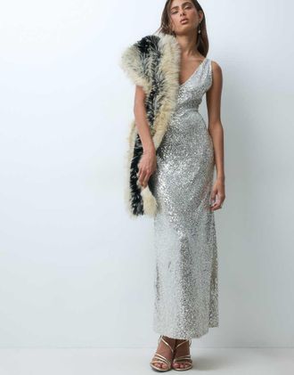 Asos robe longue &agrave; sequins d&eacute;collet&eacute;e en U argent&eacute;e