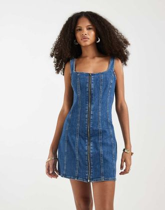 Levi's Mini-Jeanskleid in verwaschenem Dunkelblau mit Ziernaht und Rei&szlig;verschluss