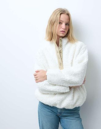Levi's Iris pull en polaire sherpa beige &agrave; liser&eacute;s contrastants-Blanc