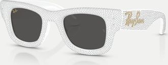 Ray-Ban Wayfarer Puffer Crystal Pavè Edition - Lunettes de soleil carrées à verres noirs et strass - Blanc
