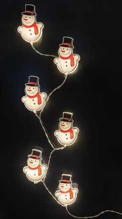 Brandsseller Fensteraufkleber LED Weihnachts Lichterkette 6 warmweisse LED 6/18h Timer wiederverwendbar Batteriefach Schneemann