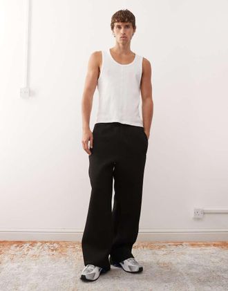 Weekday Pantalon de jogging ample en tissu effet néoprène - Noir