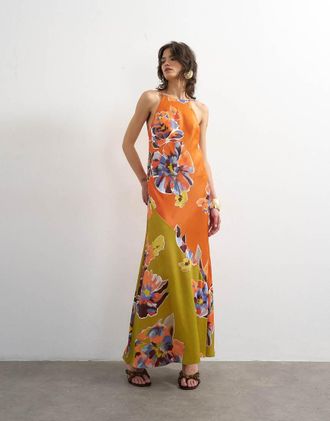 Topshop Robe longue en satin coup&eacute; en biais avec imprim&eacute; fleuri contrastant et dos nu &eacute;chancr&eacute; - Couleurs vives-multicolore