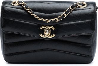 Chanel Hobo Bags - Small Chevron Shiny Lambskin Miroir Flap Bag - Gr. unisize - in Schwarz - für Damen