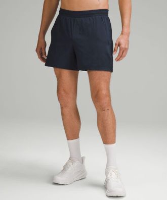 lululemon Pace Breaker Shorts mit Liner f&uuml;r M&auml;nner - 13 cm - Gr&ouml;&szlig;e 2XL in True Navy