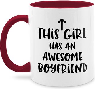 Shirtracer Tasse Tassen 325ml - Valentinstag Partner Freund & Freundin - This Girl has an awesome Boyfriend - 325 ml - Bordeauxrot - girlfriend mugs valentinstag