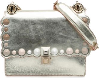 Fendi Hobo Bags - Small Scalloped Metallic Calfskin Studded Pearl Ka - Gr. unisize - in Silber - für Damen
