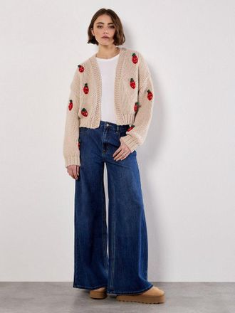 Apricot Cardigan Grobe Strickjacke mit Erdbeerstickerei