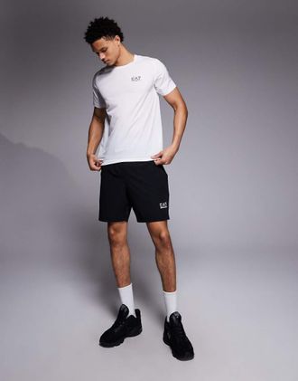 Emporio Armani Armani - EA7 - Set aus wei&szlig;em T-Shirt und schwarzer Shorts mit Logo