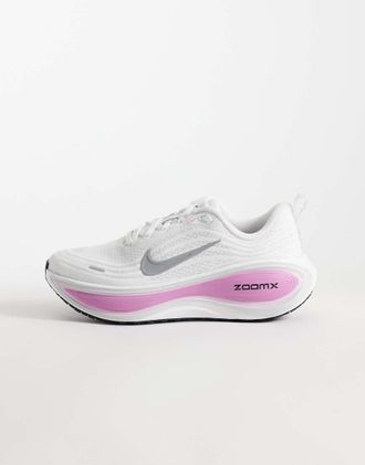 Nike Vomero Plus - Sneaker in Wei&szlig; und Rosa