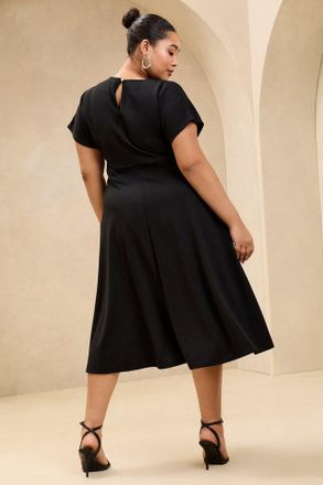Lipsy Midikleid Lipsy Midikleid mit seitlichem Knoten (1-tlg)