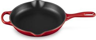 LE CREUSET Signature Gusseisen Brat- und Servierpfanne, Rund, &Oslash; 23 cm, F&uuml;r alle Herdarten inkl. Induktion geeignet, 1,93 kg, Kirschrot, 20182230600422