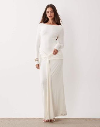 Forever New Anschmiegsames, lang&auml;rmliges, drapiertes Maxikleid in Creme-Wei&szlig;