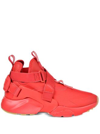 Nike baskets Air Huarache City - Rouge