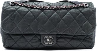 Chanel Hobo Bags - Jumbo Iridescent Calfskin In The Mix Flap - Gr. unisize - in Gr&uuml;n - f&uuml;r Damen