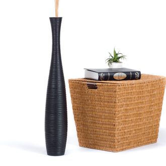 Leewadee Gro&szlig;e Deko Bodenvase F&uuml;r Dekozweige, Hohe Standvase F&uuml;r Pampasgras, Design Holzvase, 65 cm, Schwarz