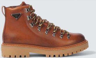 Prada Schnürstiefel aus Leder