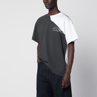 Maison Margiela Zweifarbiges T-Shirt aus Baumwolle mit asymmetrischen Eins&auml;tzen