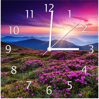 Wallario Design-Wanduhr Blumenbedeckte Wiese bei Sonnenuntergang aus Glas, Motiv-Uhr Größe 30 x 30 cm, weiße Zeiger