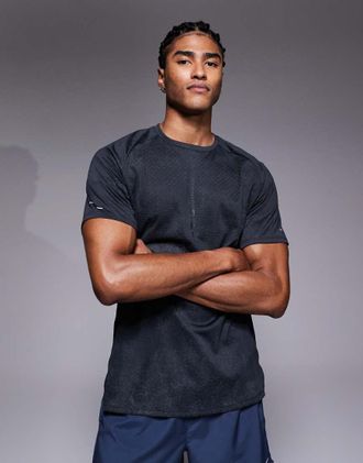 Nike Stride Dri-FIT - T-Shirt in Dunkelgrau