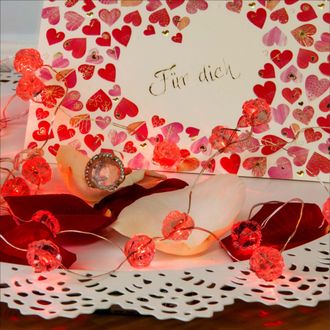 Hellum LED Lichterketten mit Rosen, 20 LED Rosen, Lichterkette rot batteriebetrieben (3x AA, nicht inkl.), beleuchtete L&auml;nge 3,8 m, f&uuml;r Innen, Valentinstagsd