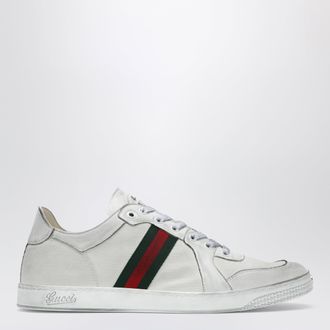Gucci Stretch-Sneaker aus wei&szlig;em Leder mit Used-Effekt