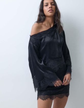 Asos robe courte &agrave; &eacute;paules d&eacute;nud&eacute;es avec d&eacute;tail dentelle noire