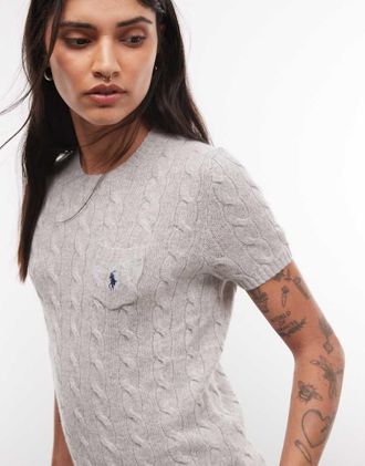 Polo Ralph Lauren Pullover aus Baumwolle mit Zopfmuster, Icon-Logo, Slim Fit, kurz&auml;rmelig, in Grau