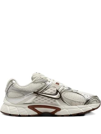 Nike baskets V5 RNR - Gris