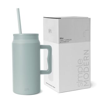 Simple Modern Thermobecher mit Strohhalm und Griff | Gro&szlig;er Isolierter Edelstahl-Wasserkrug | Geschenke f&uuml;r Frauen und M&auml;nner | Trek | 1480ml | Sea Glass Sage