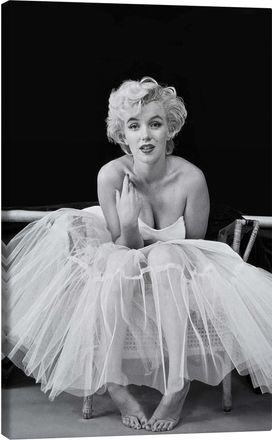 Posterlounge Marilyn Monroe im Tutu Leinwandbild von Celebrity Collection 20 x 30 cm Schwarz-Weiß Wandbilder Wanddeko