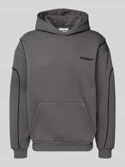 Review Hoodie mit Logo und K&auml;nguru-Tasche
