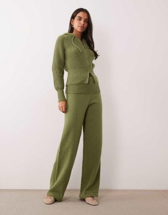 Aria Cove ensemble 2 pi&egrave;ces en tricot c&ocirc;tel&eacute; &agrave; taille resserr&eacute;e, hoodie court zipp&eacute; int&eacute;gralement, vert olive