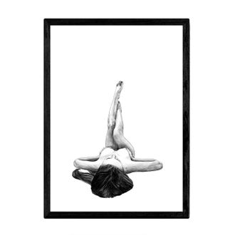 Nacnic Poster Erotik Sprawled Blatt mit sinnlichen Bildern des weiblichen K&ouml;rpers gezogen. Innendekoration mit erotischen Illustrationen. A3