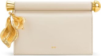 JW PEI Damen Holly Verzierte Clutch mit Metallanhänger - Weiß
