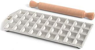 Marcato Marcato Ravioli Maker Press, Ravioli Machine, Homemade Ravioli Cutter, 35 mm Quadratischer Schnitt, Platz f&uuml;r gro&szlig;z&uuml;gige F&uuml;llung, inklusive Holz-Nudel