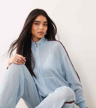 KAIIA Exklusive, geh&auml;kelte Trainingsjacke in Babyblau mit Rei&szlig;verschluss und kontrastierenden Streifen in Schokobraun, Kombiteil