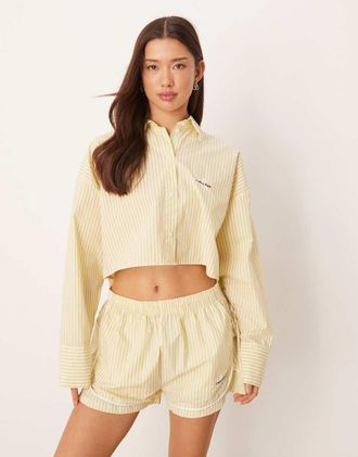Calvin Klein Chemise courte densemble en popeline &agrave; rayures - Jaune