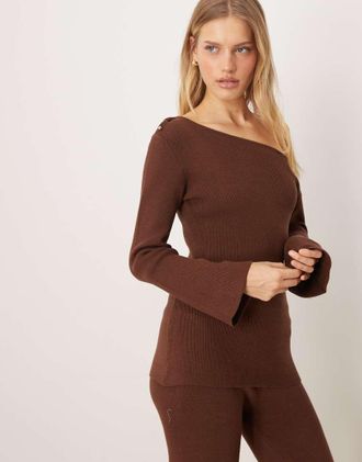 Pretty Lavish Top long densemble en maille &agrave; encolure bateau - Marron-Brown