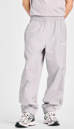 New Balance Homme Trackside Woven Pant en Gris/Blanc, Polytiss&eacute;, Taille 2XL