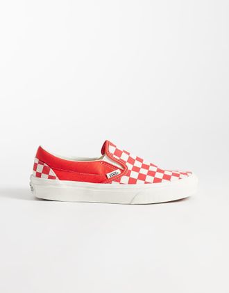 Vans Classic Slip-On Sneaker in Rot und Wei&szlig;
