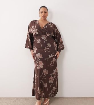 Pretty Lavish Curve Robe portefeuille longue devant et dans le dos &agrave; manches chauve-souris - Chocolat fleuri-Brown