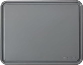 KitchenAid Klassisches Kunststoff-Schneidebrett mit umlaufendem Graben und rutschfesten Kanten, spülmaschinenfest, 27,9 x 35,6 cm, Grau