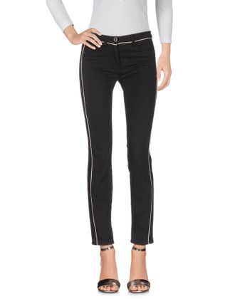 Elisabetta Franchi HOSEN & R&Ouml;CKE - Jeanshosen auf YOOX.COM