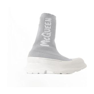 Alexander McQueen Faire marcher des baskets lisses en tissu argent&eacute; et blanc