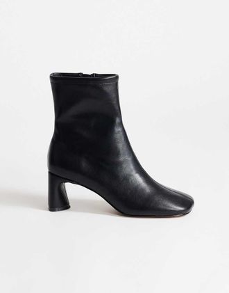Topshop Kenna Stiefelette mit Blockabsatz in Schwarz
