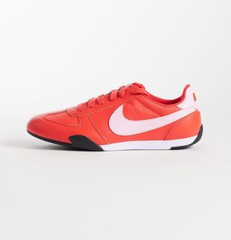 Nike Sprint Sister - Sneaker in Rot und Pink Foam