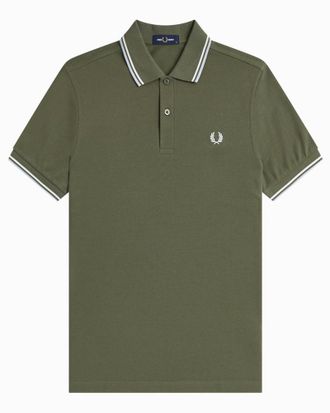 Fred Perry Piqu&eacute;-Poloshirt mit Logo-Stickerei und Streifenakzenten in